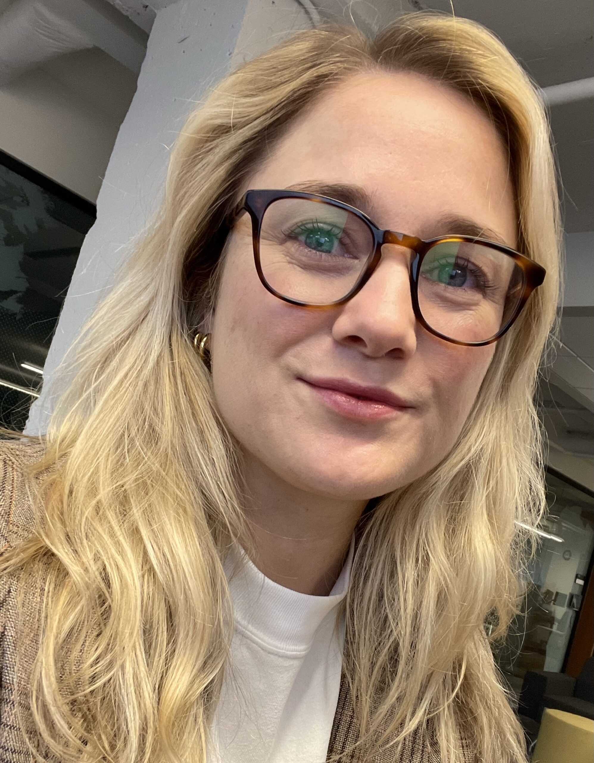 Elizabeth Hedge - Data2X